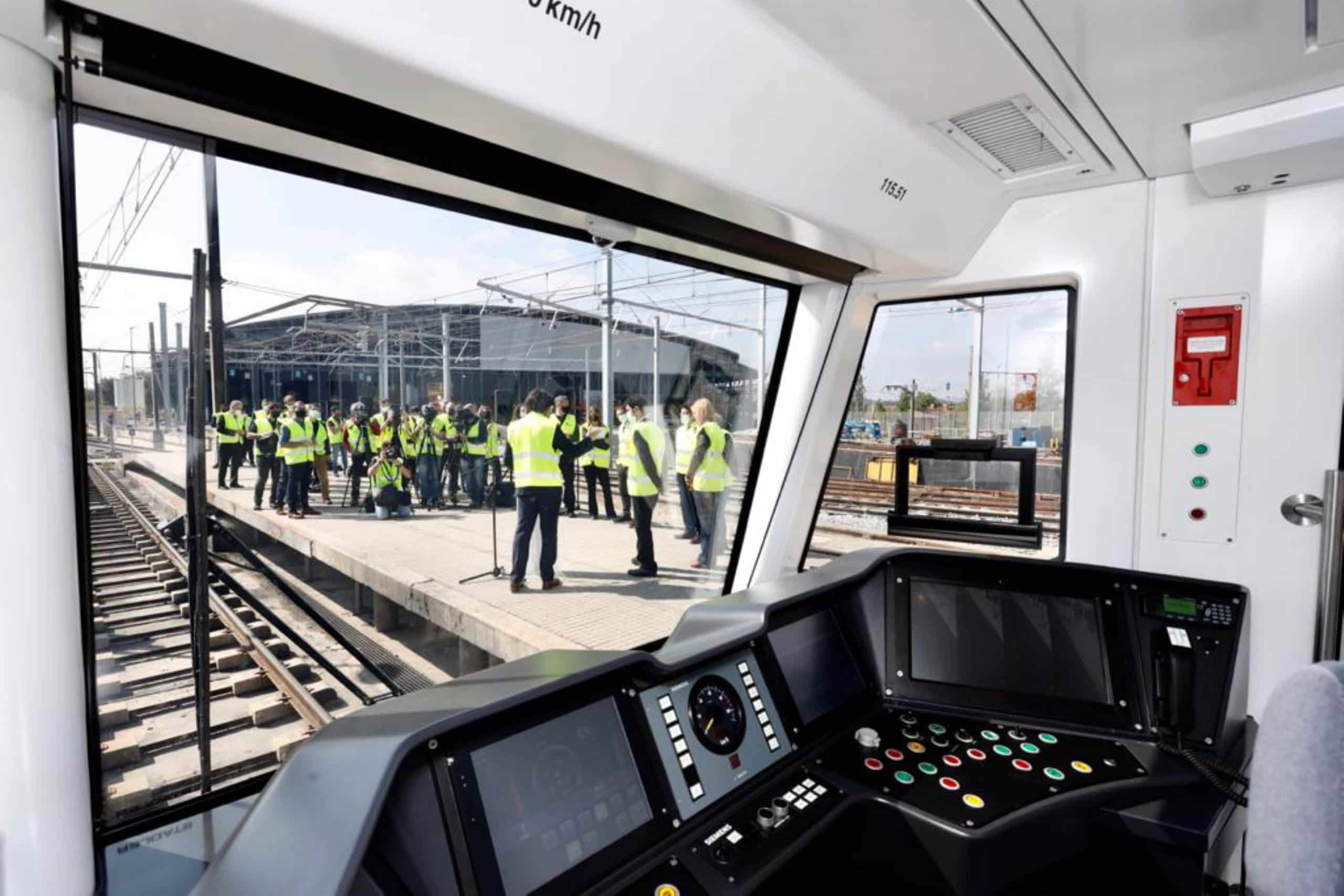 FGC presenta el primer tren de la serie 115