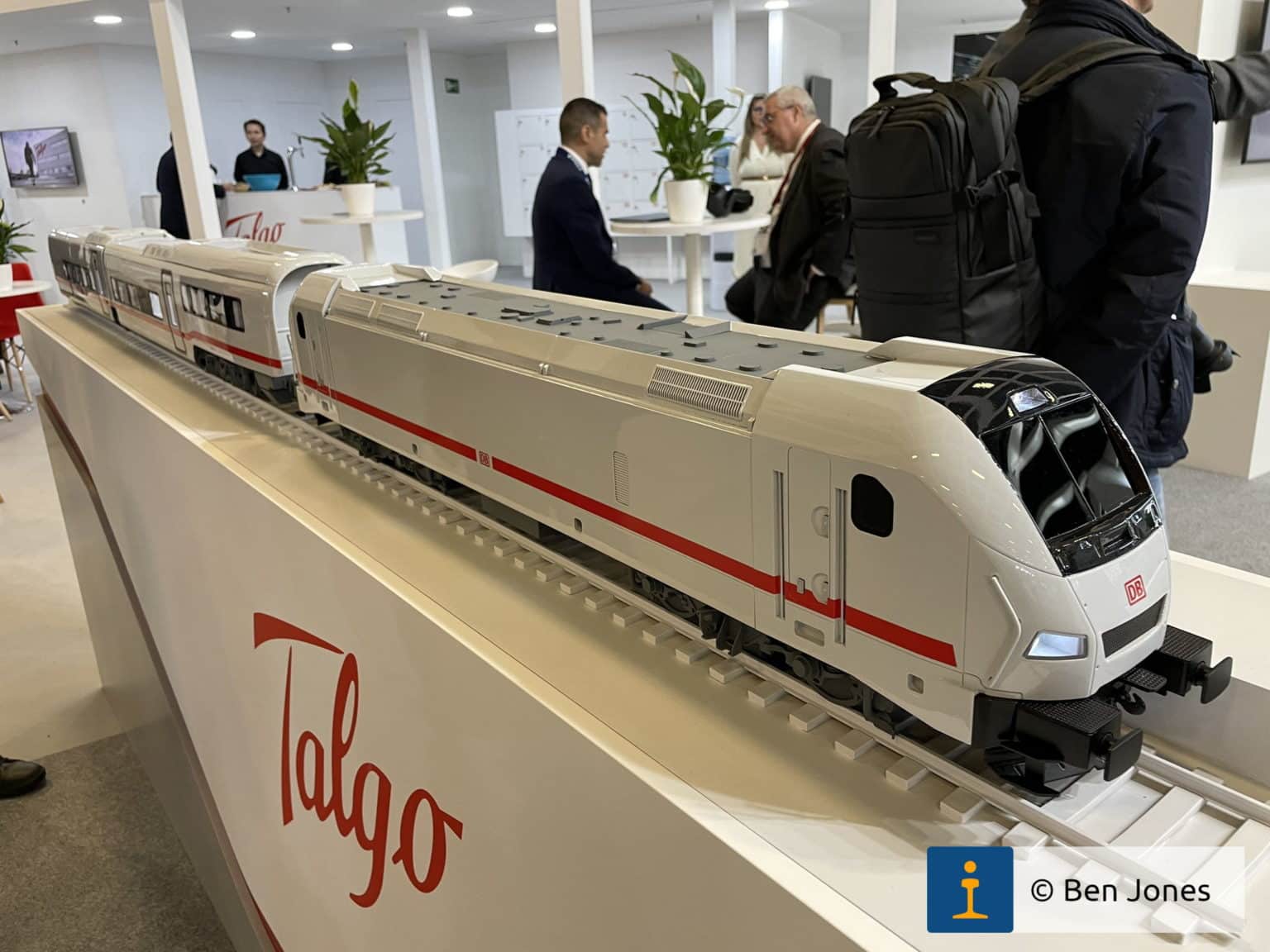 Presentada en InnoTrans la nueva plataforma Talgo 230