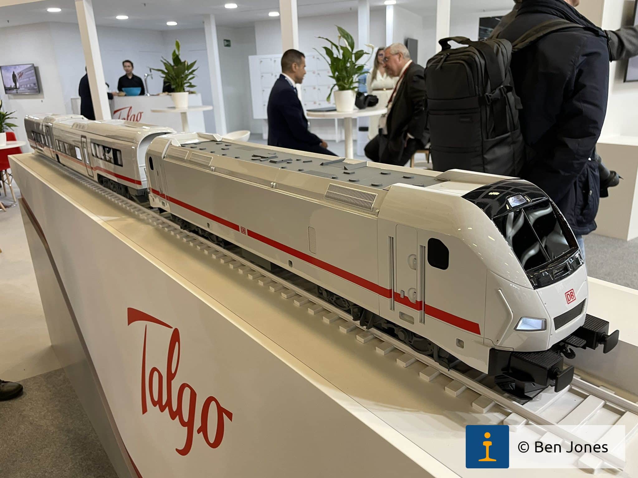 Presentada en InnoTrans la nueva plataforma Talgo 230