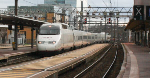 Llega a Lyon el primer AVE operado por Renfe - Trenvista